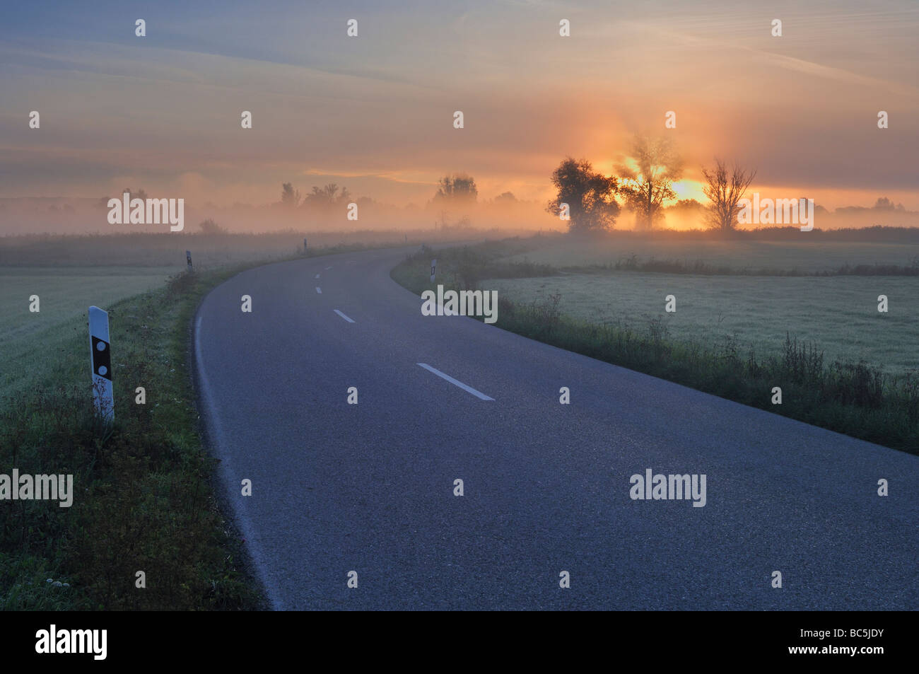 One way street traffic barriers hi-res stock photography and images - Alamy