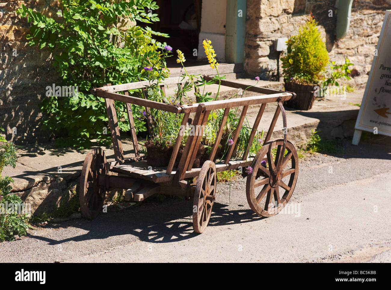 Old hand cart hi-res stock photography and images - Alamy