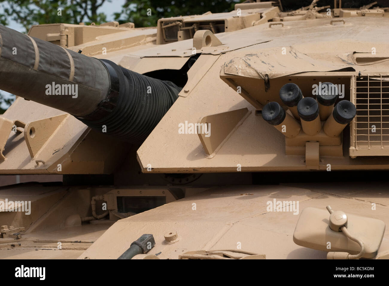 Military tank smoke hi-res stock photography and images - Alamy