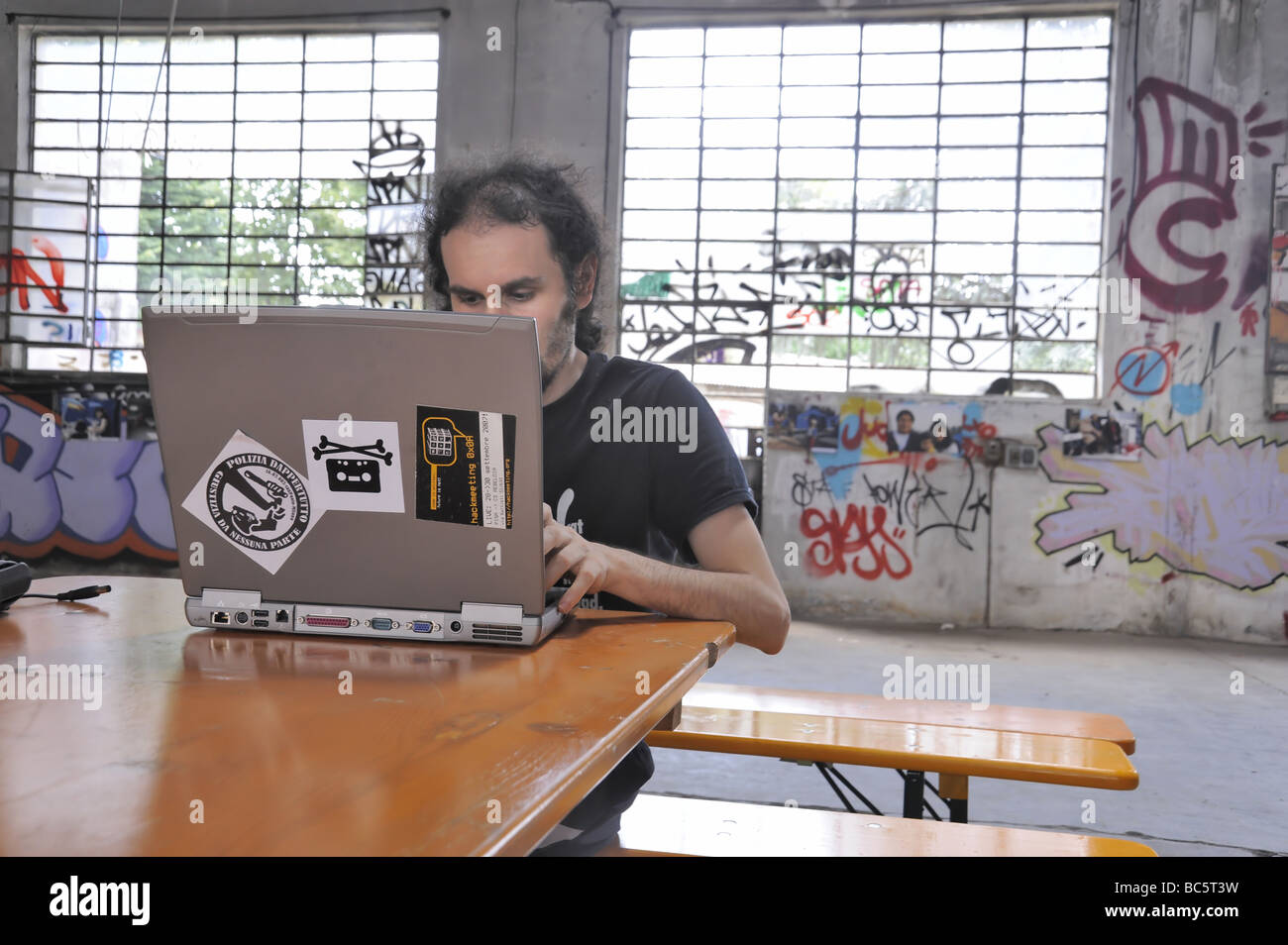 Hacker computer hi-res stock photography and images - Alamy