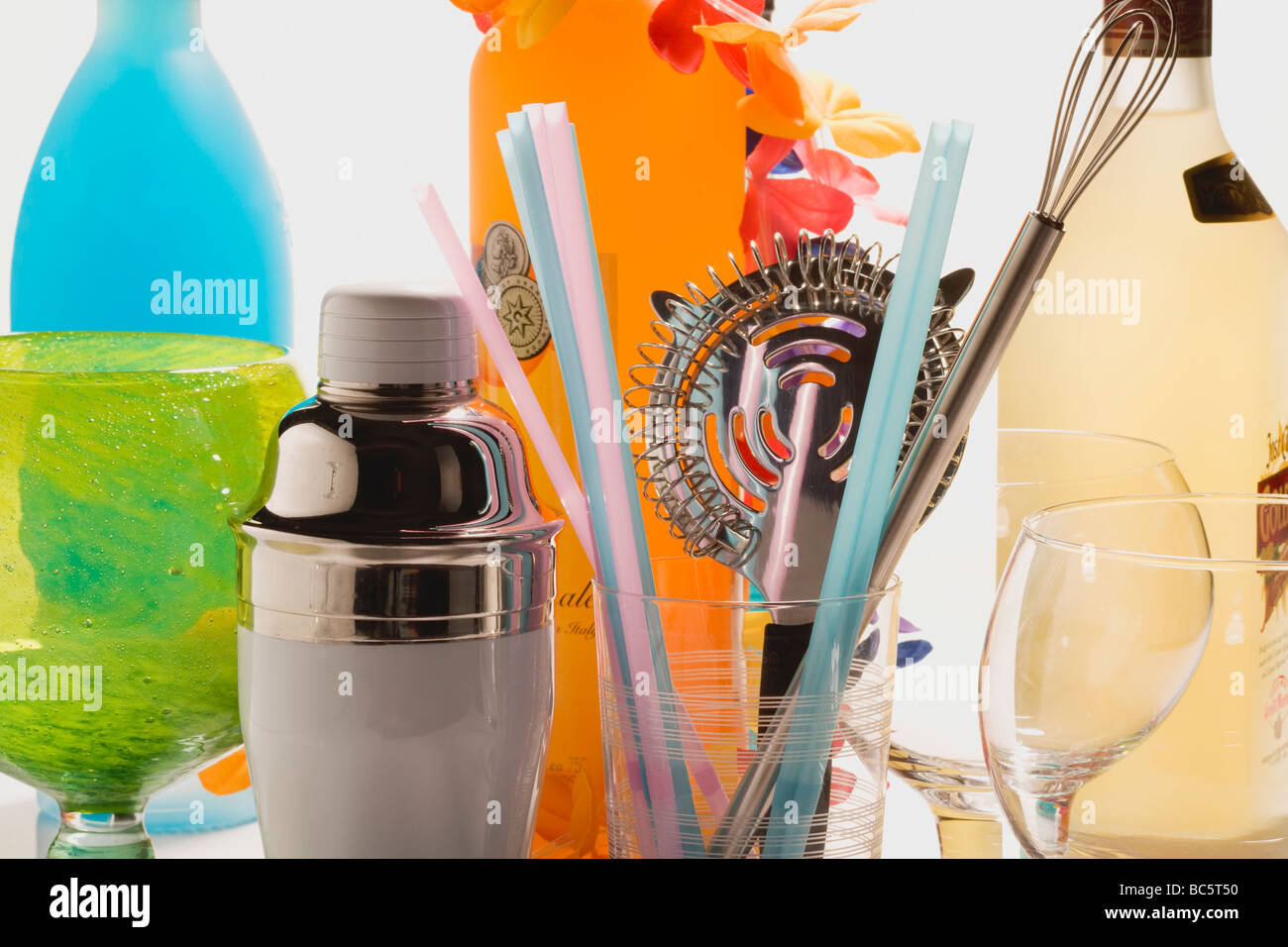 Cocktail-making equipment Stock Photo - Alamy