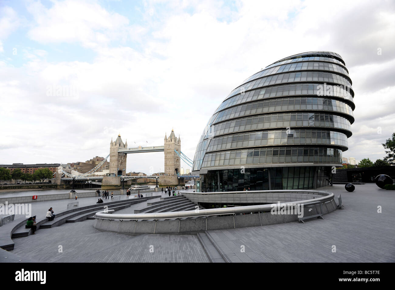 City hall london tower bridge hi-res stock photography and images - Alamy