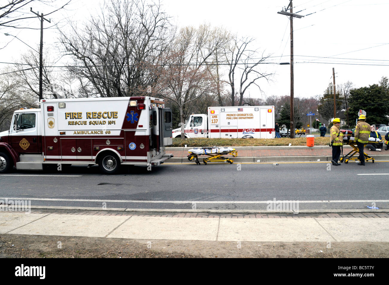 Ambulance emergency scene hi-res stock photography and images - Alamy
