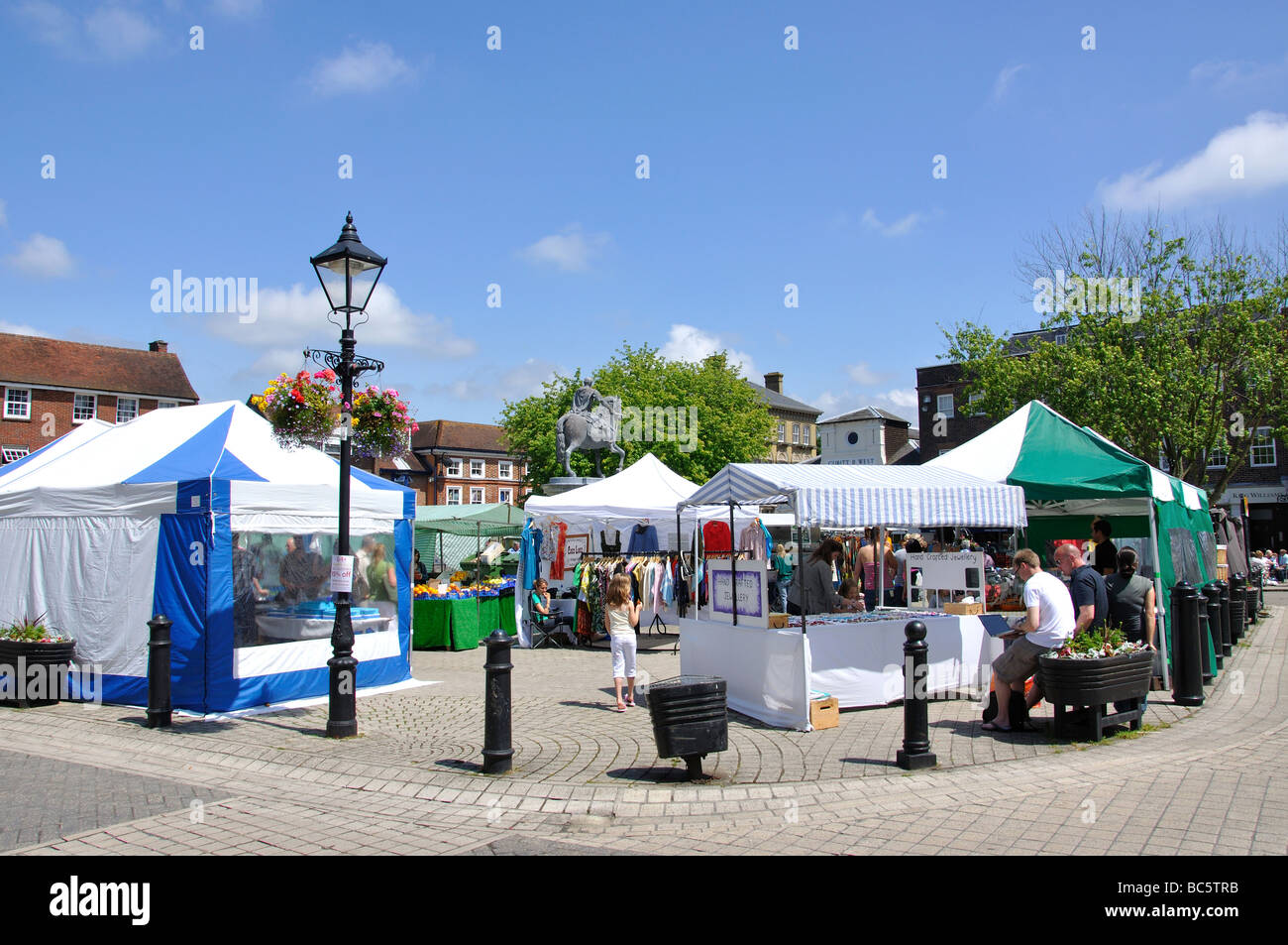 Petersfield farmers market hi-res stock photography and images - Alamy
