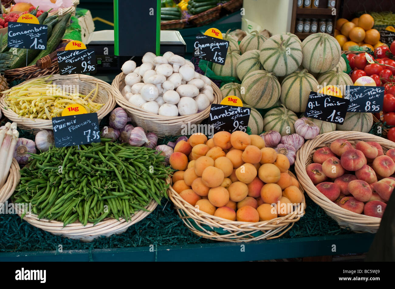 Fruit shop france hi-res stock photography and images - Alamy