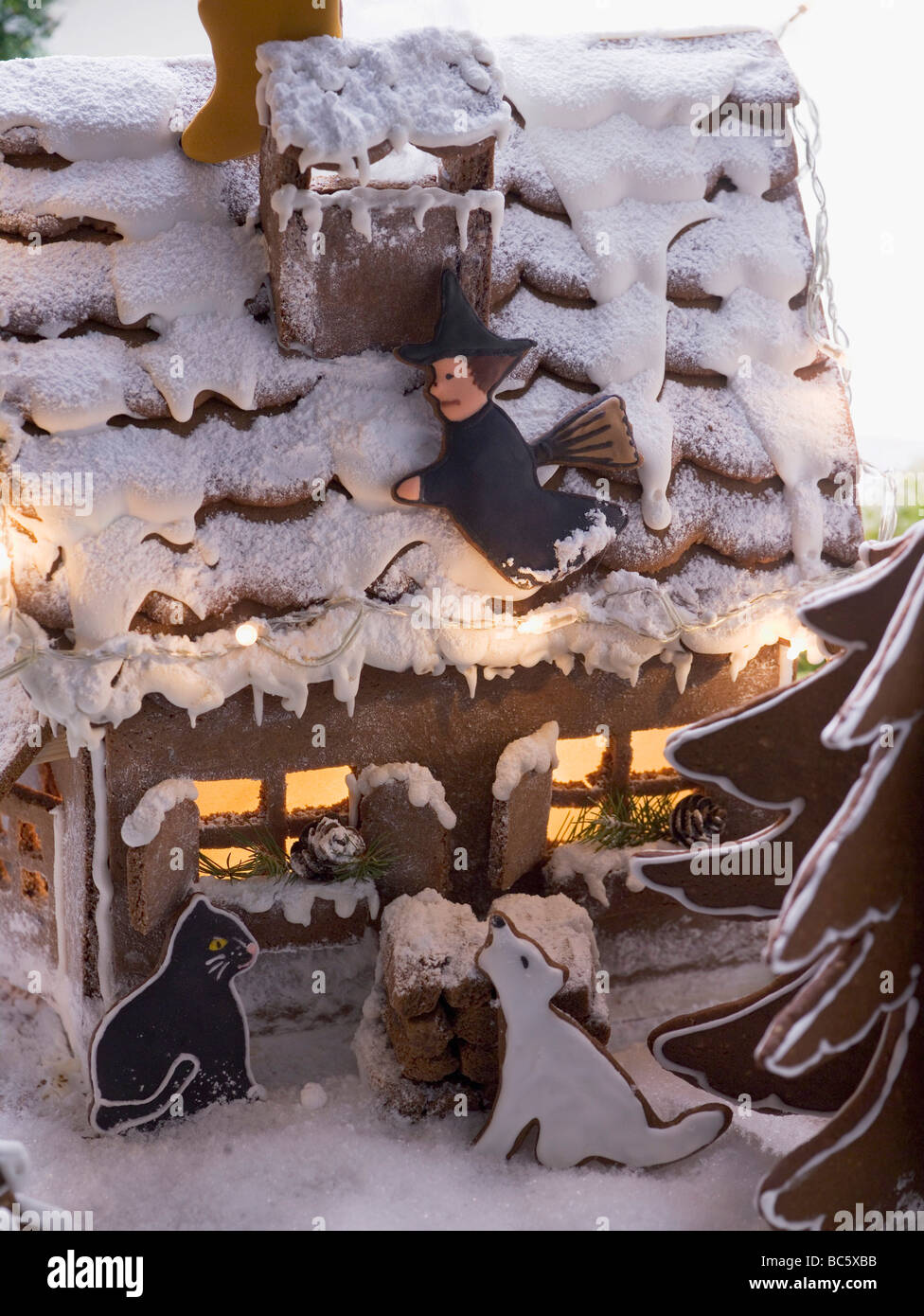 Gingerbread house gingerbread animals hi-res stock photography and ...