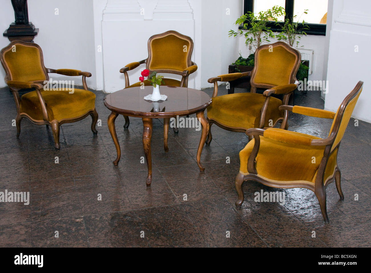 Table in castle hi-res stock photography and images - Alamy
