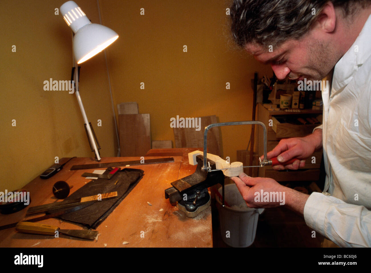 Violin workshops hi-res stock photography and images - Alamy
