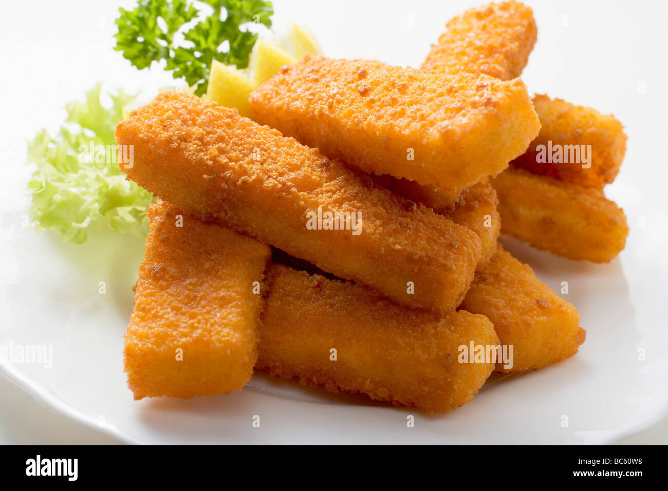 Fish fingers with garnish hi-res stock photography and images - Alamy