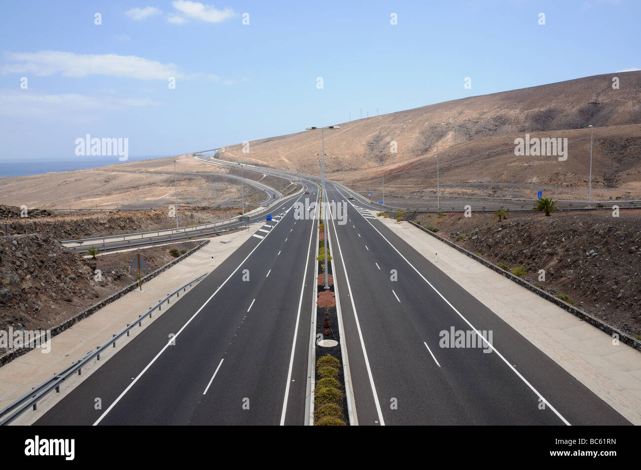 Four lanes highway on Canary Island Fuerteventura Spain Stock Photo - Alamy