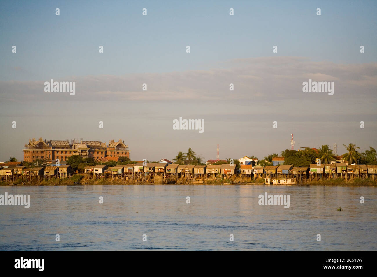 View of the Tonle Sap River and its riverbank at sunset in Phnom Penh ...