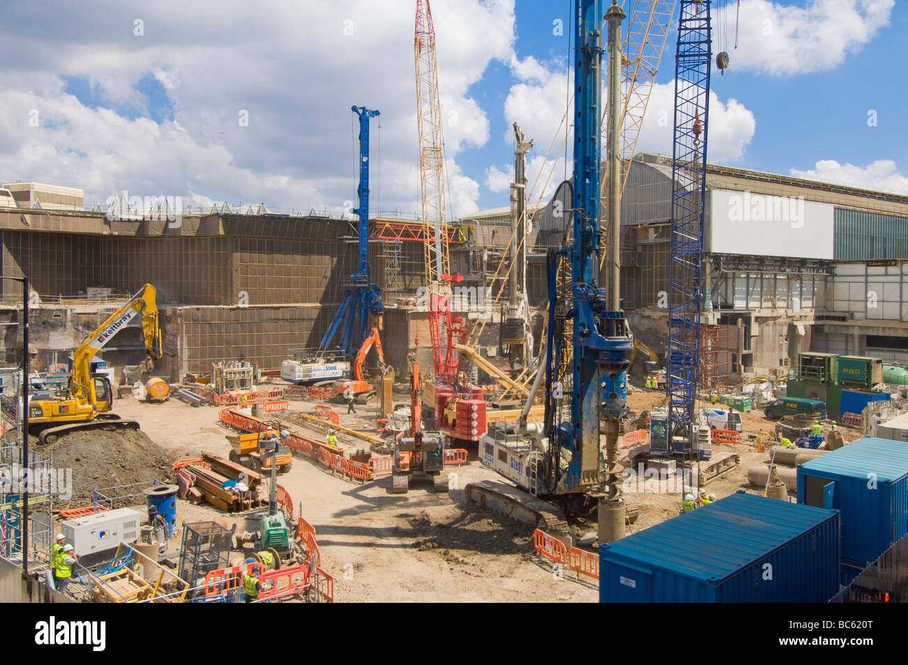 The place under construction shard hi-res stock photography and images ...