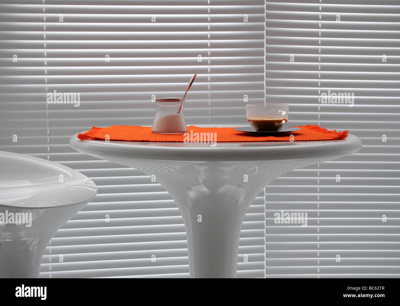 Modern metal coffee table hi-res stock photography and images - Alamy