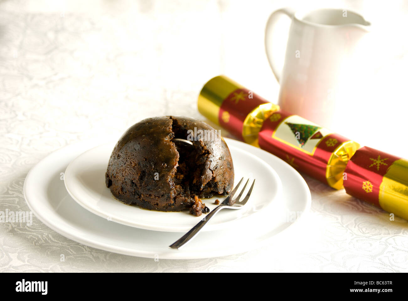 Traditional christmas pudding coin hi-res stock photography and images ...