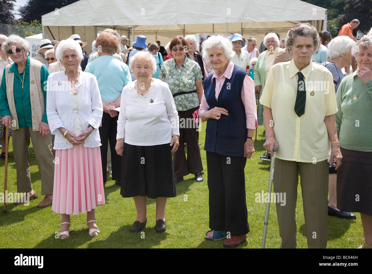 Land girls hi-res stock photography and images - Alamy