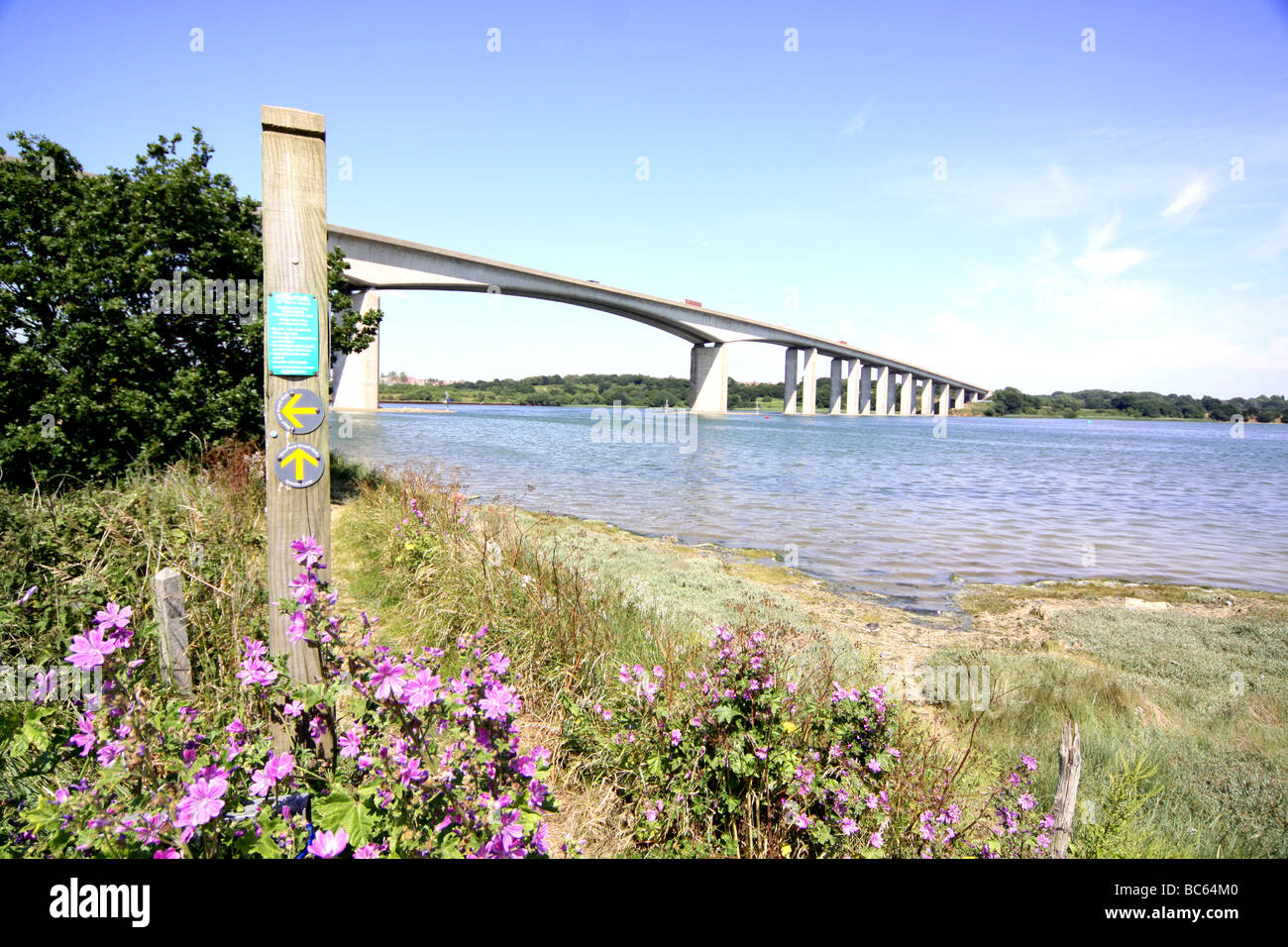 Orwell bridge crossing river orwell hi-res stock photography and images ...