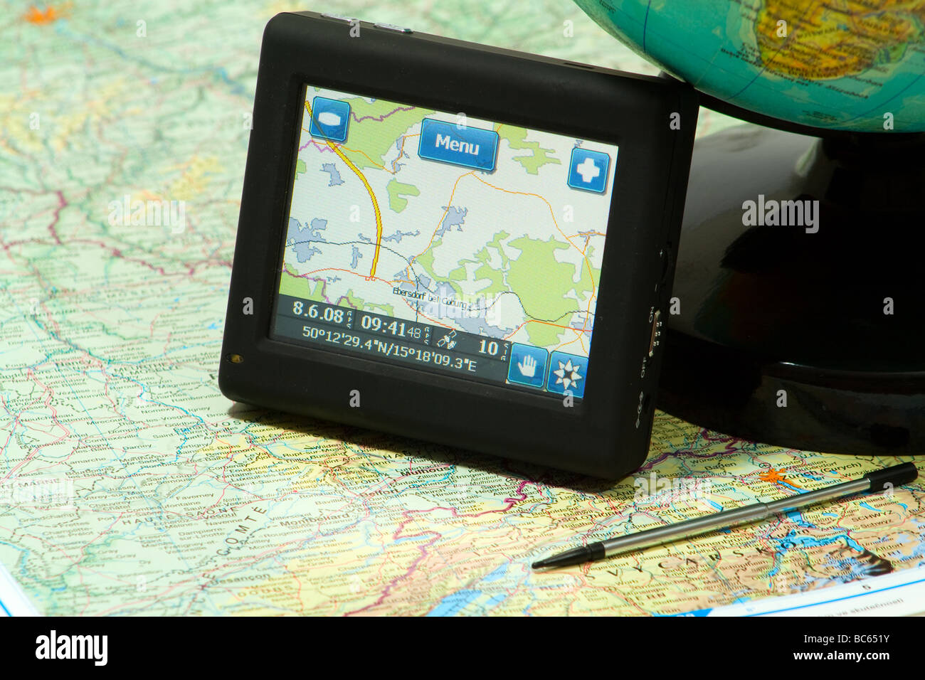 Navigation globe map hi-res stock photography and images - Alamy