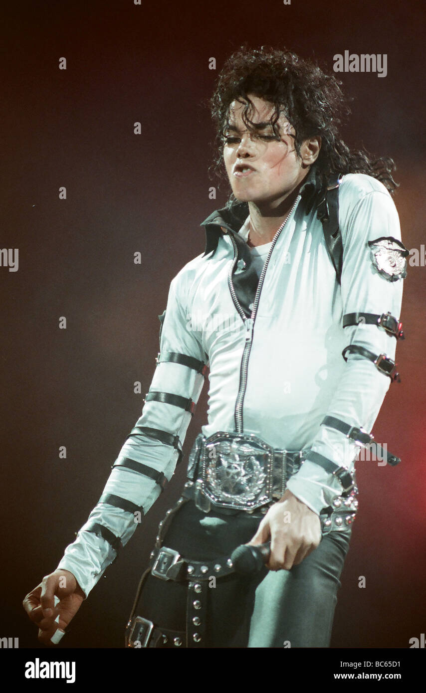 Michael jackson bad tour wembley hi-res stock photography and images ...
