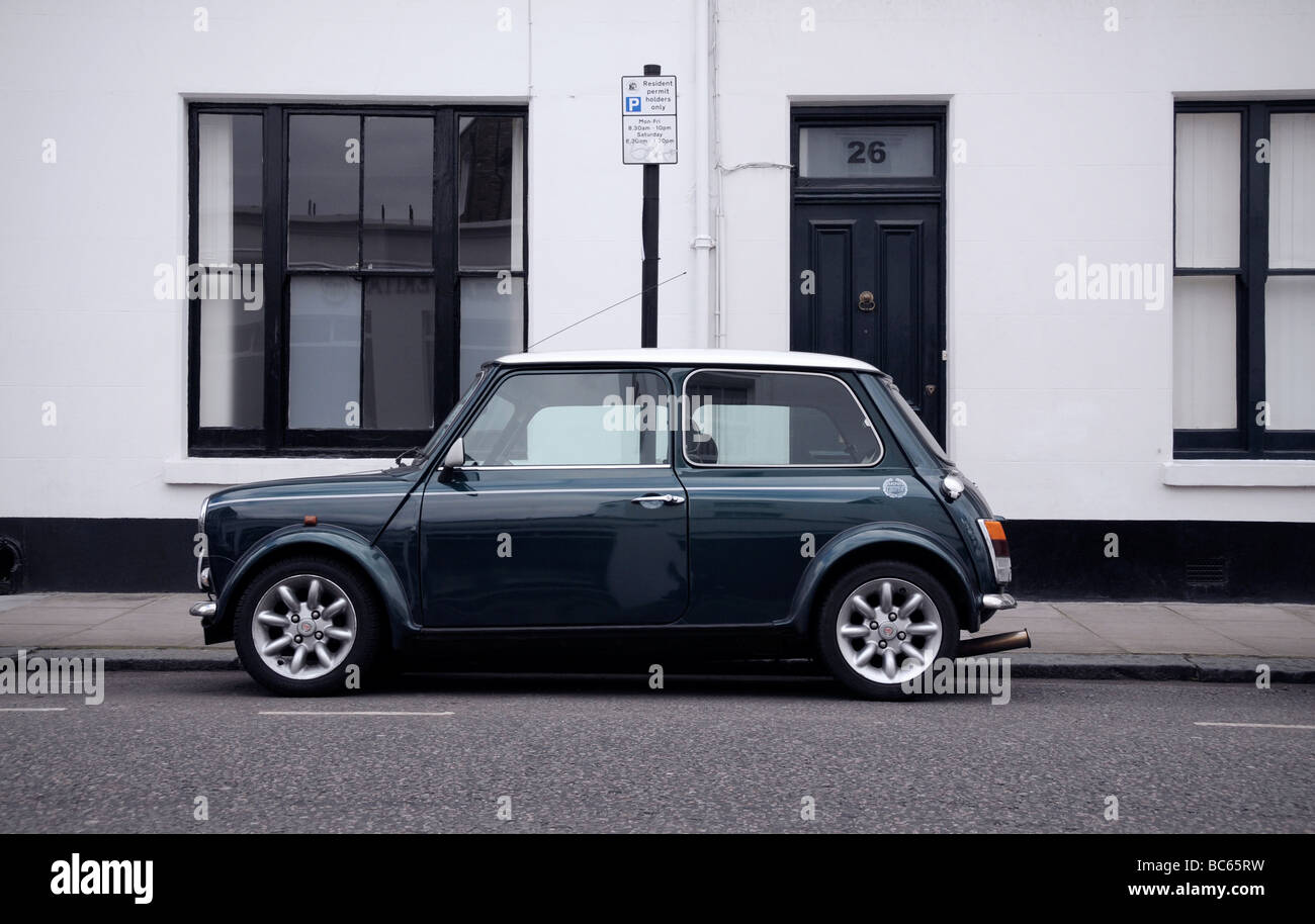 Classic mini cooper hi-res stock photography and images - Alamy
