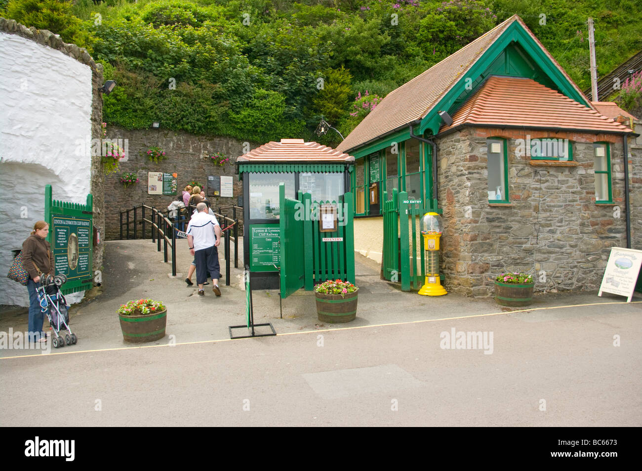 Lynton railway station hi-res stock photography and images - Alamy