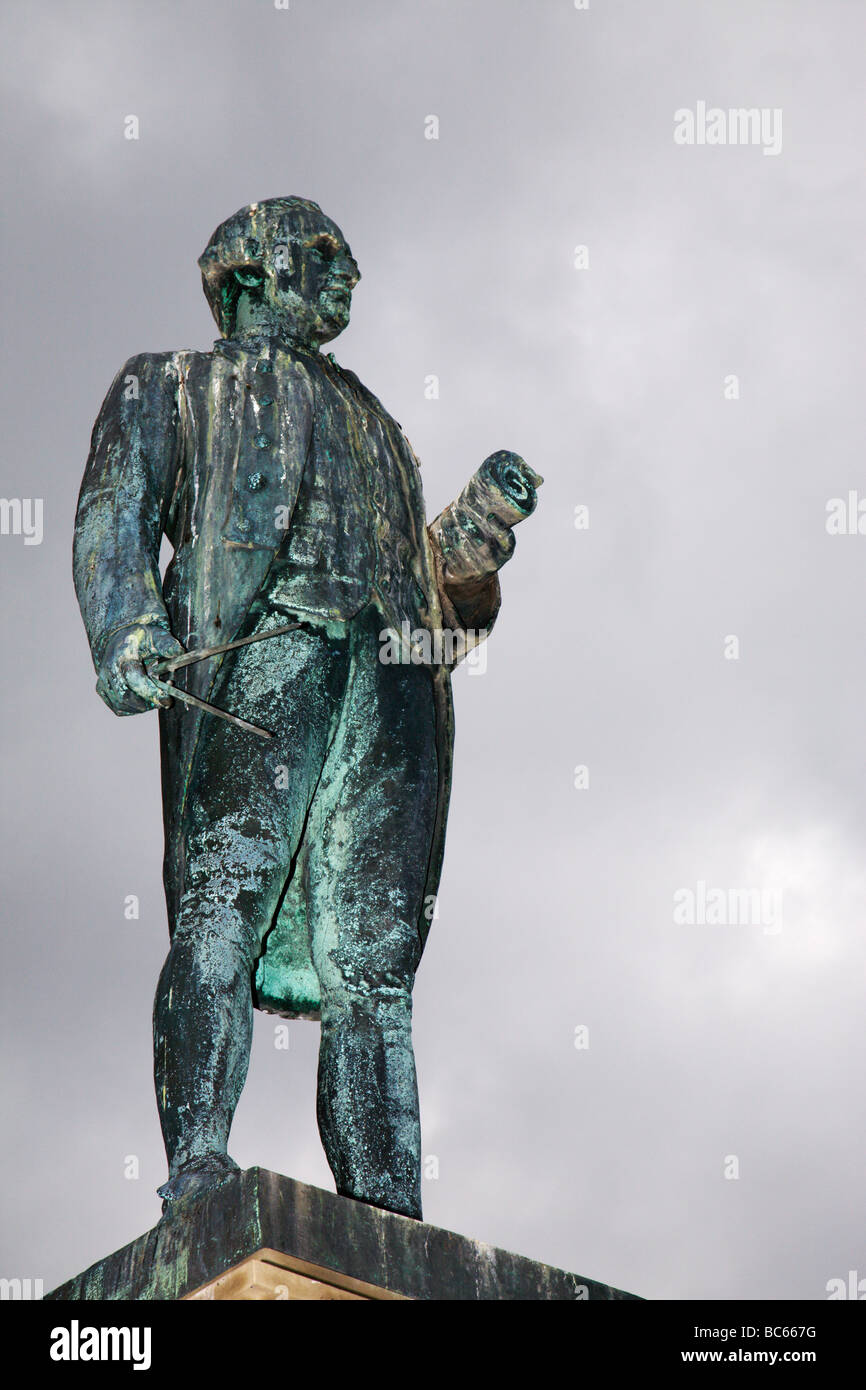 The Captain Cook Monument in Whitby, North Yorkshire, England, UK Stock ...