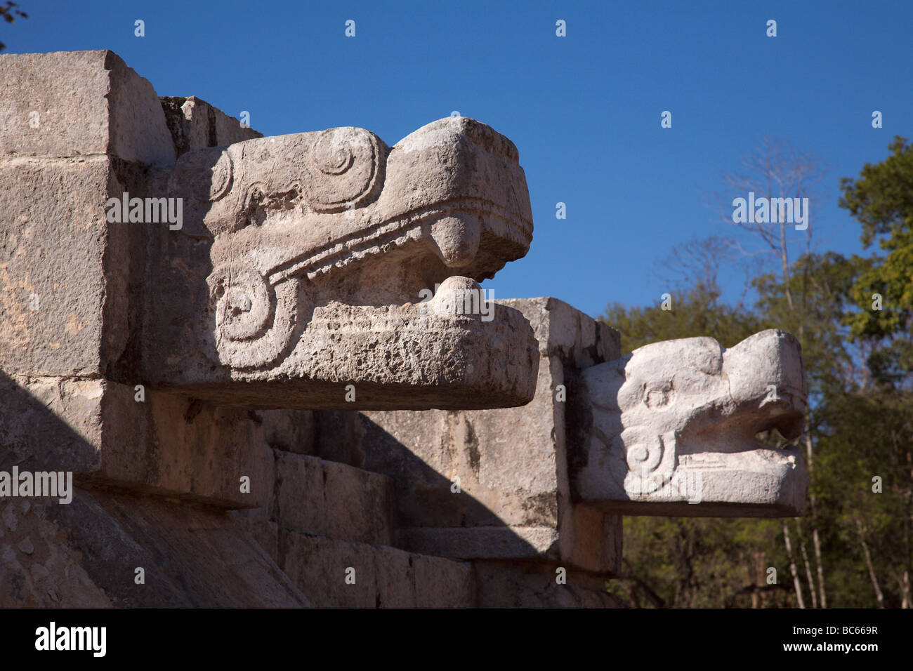 Mayan carving snake hi-res stock photography and images - Alamy