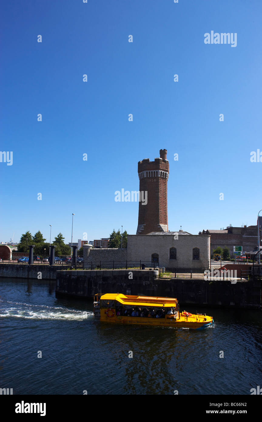 Yellow duck marine hi-res stock photography and images - Alamy