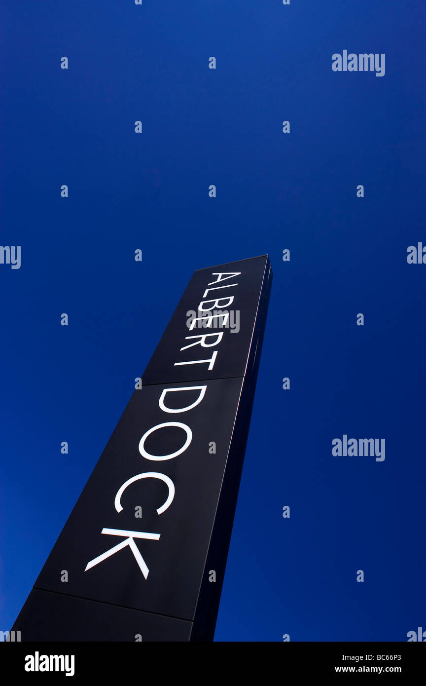 Liverpool icon hi-res stock photography and images - Alamy