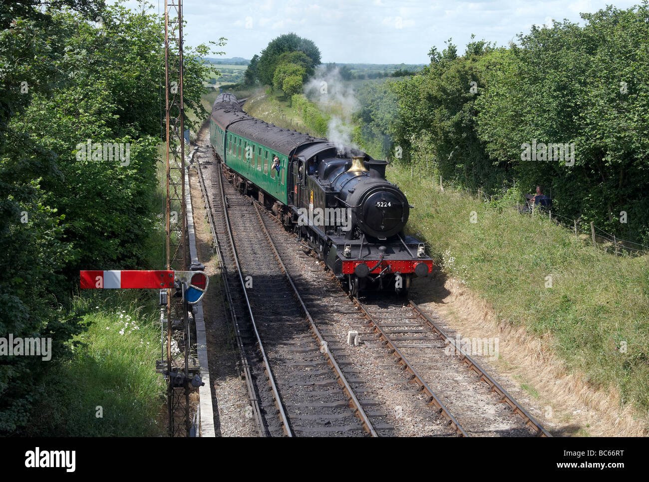 Great Western Railway 2-8-0 52XX class tank locomotive entering Ropley ...