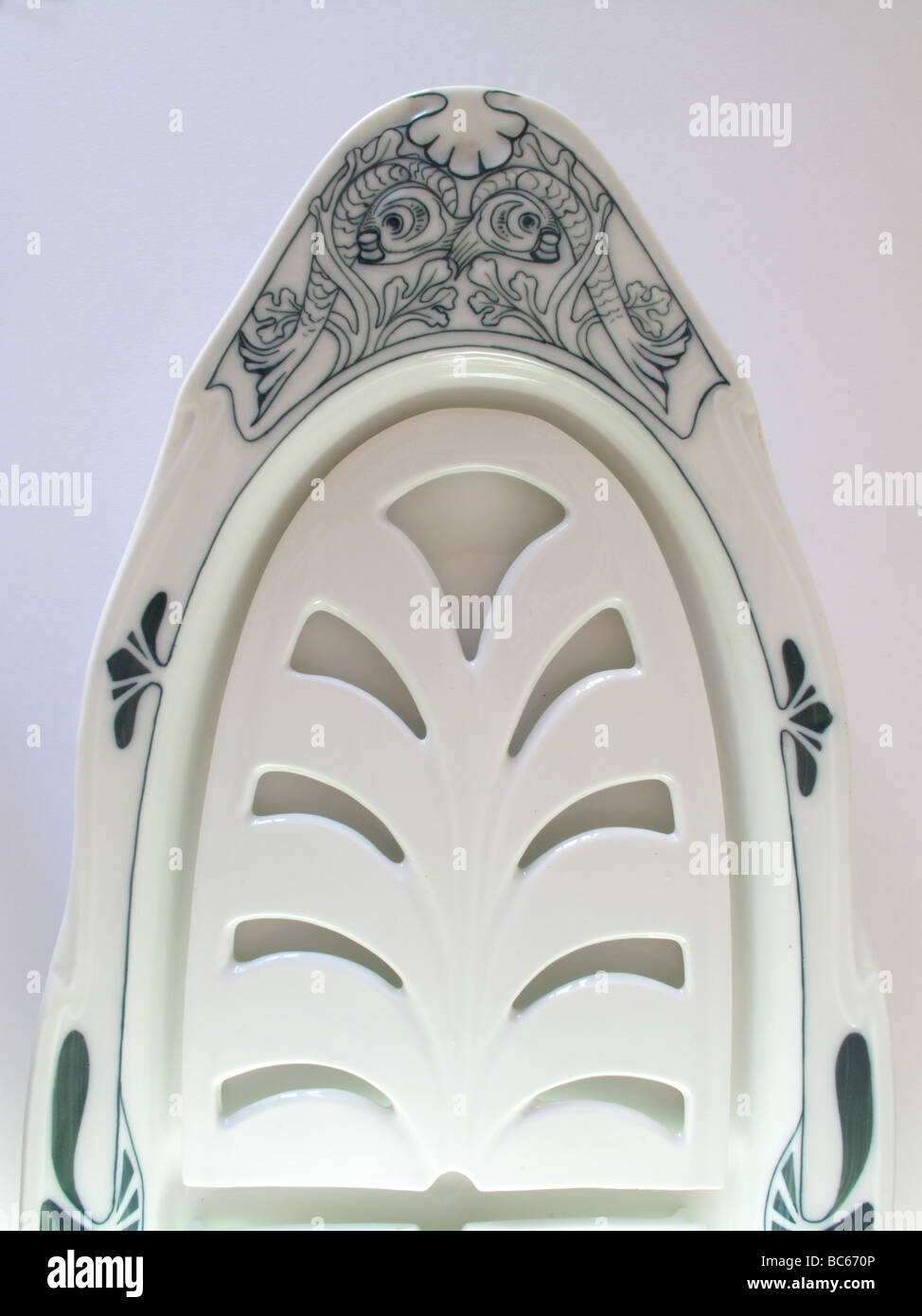 German Jugendstil fish platter designed by Ferninand Selle for Burgau ...