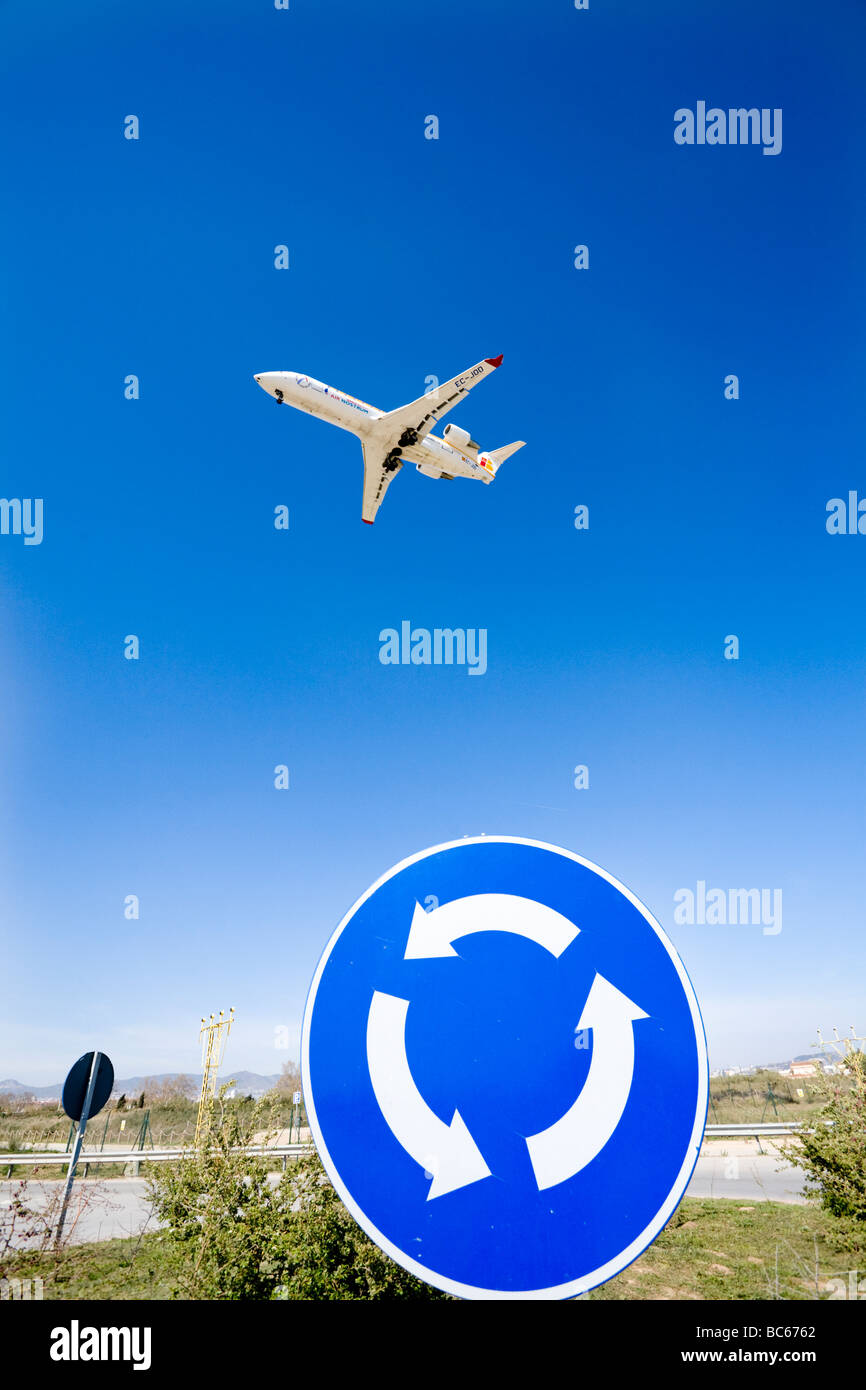 Road sign low flying aircraft hi-res stock photography and images - Alamy