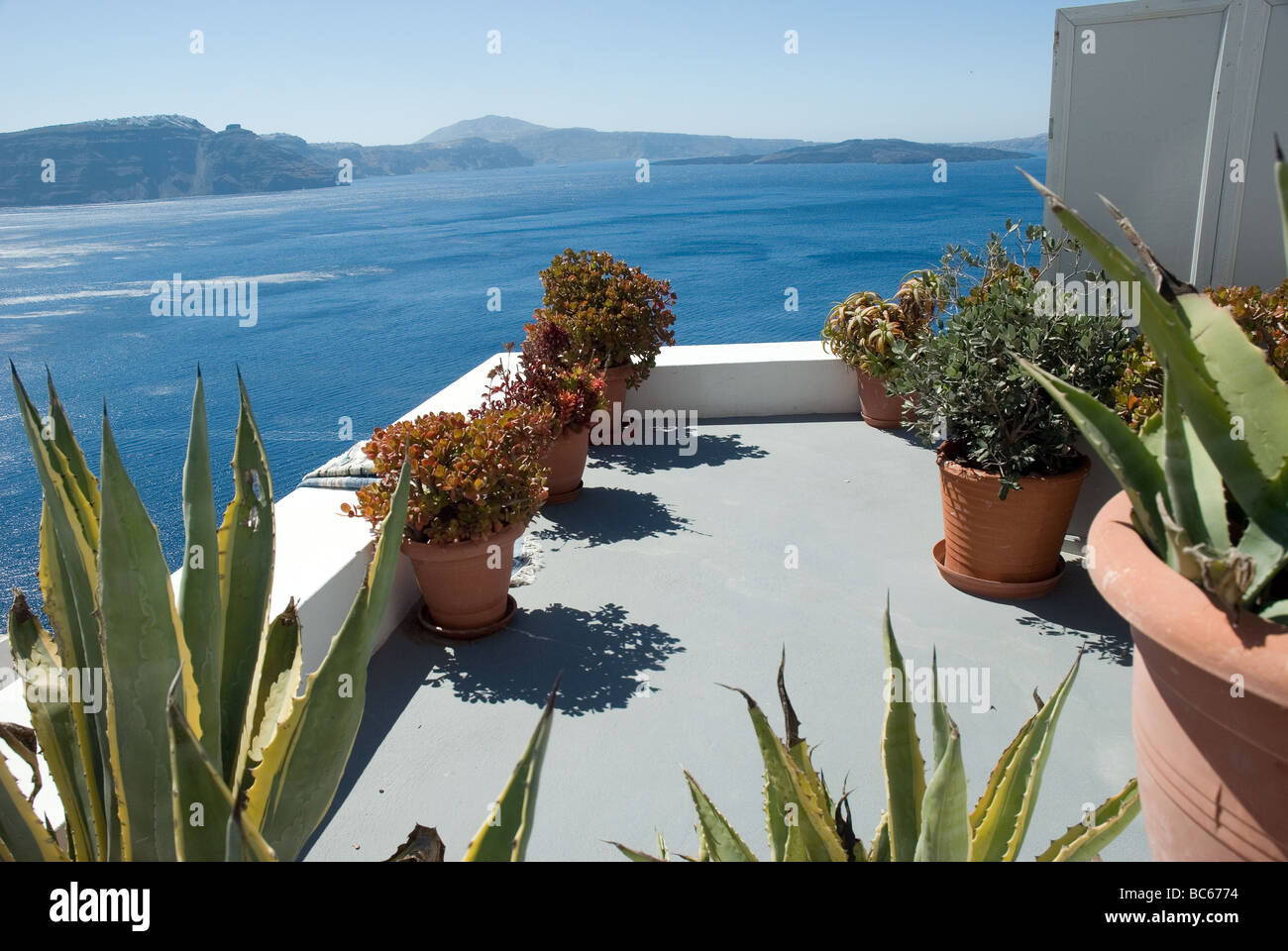 Greek pots hi-res stock photography and images - Alamy