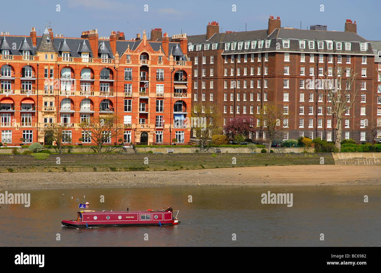 House boat london hi-res stock photography and images - Alamy