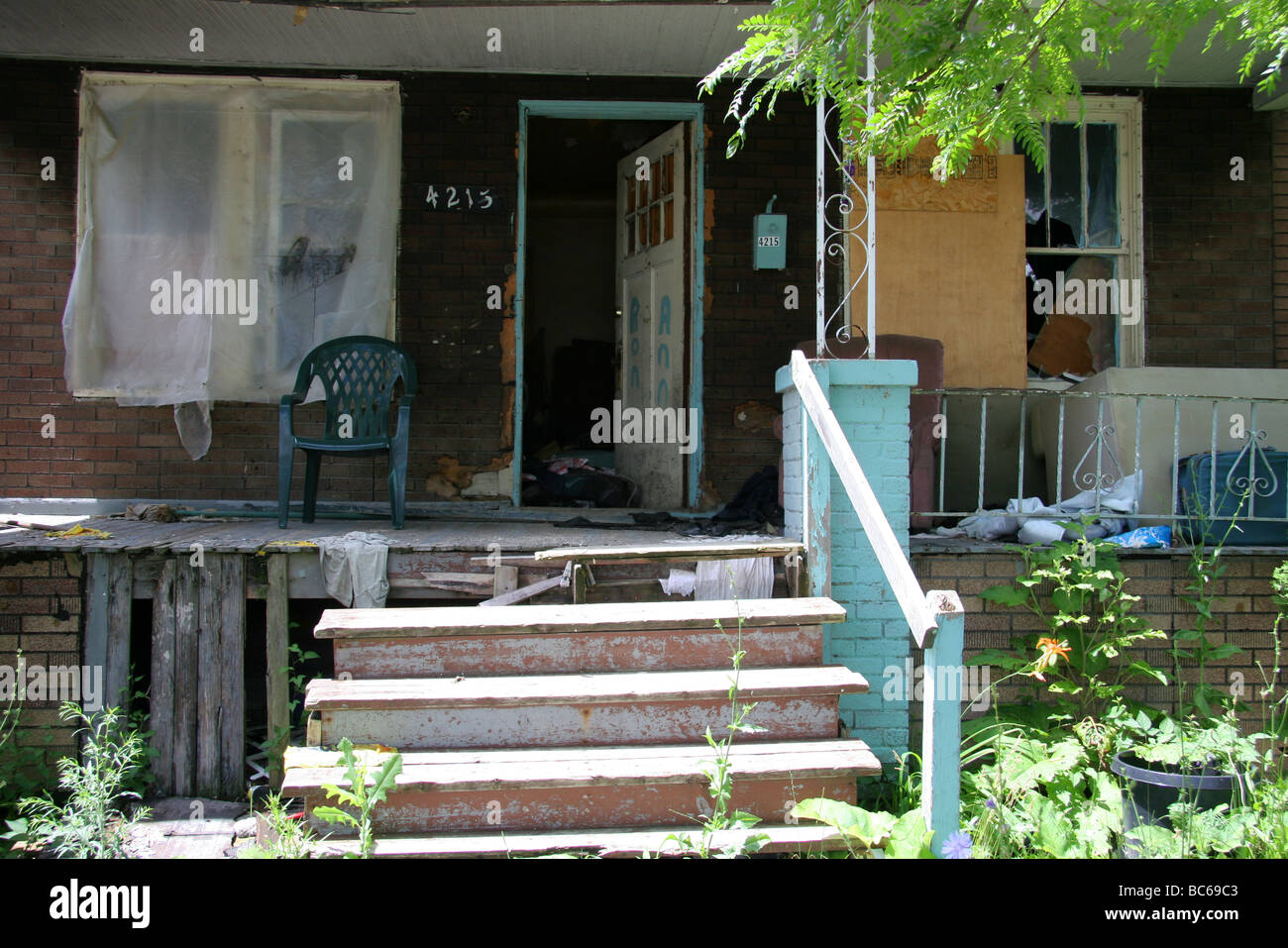 Detroit abandoned houses hi-res stock photography and images - Alamy