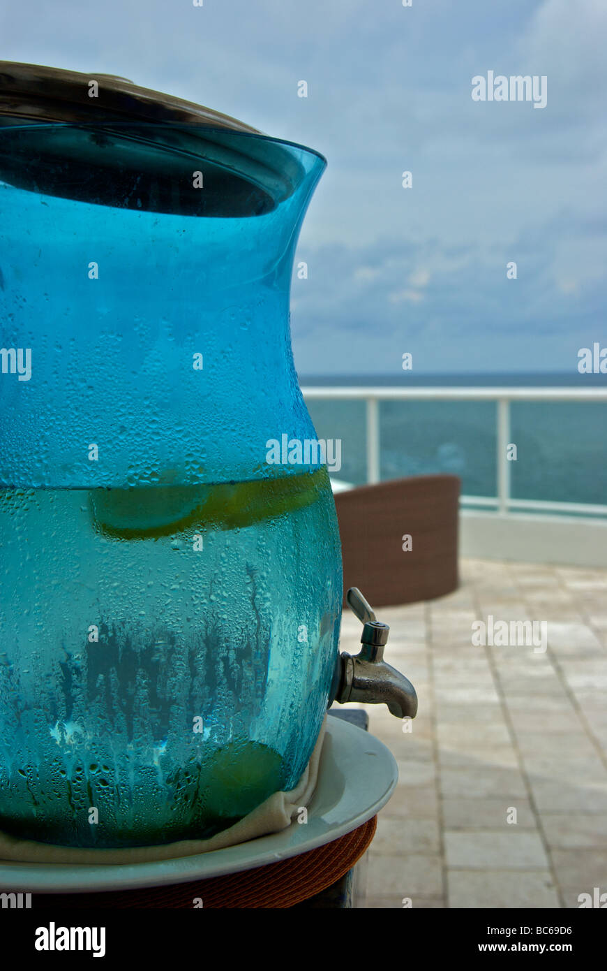 Water urn hi-res stock photography and images - Alamy