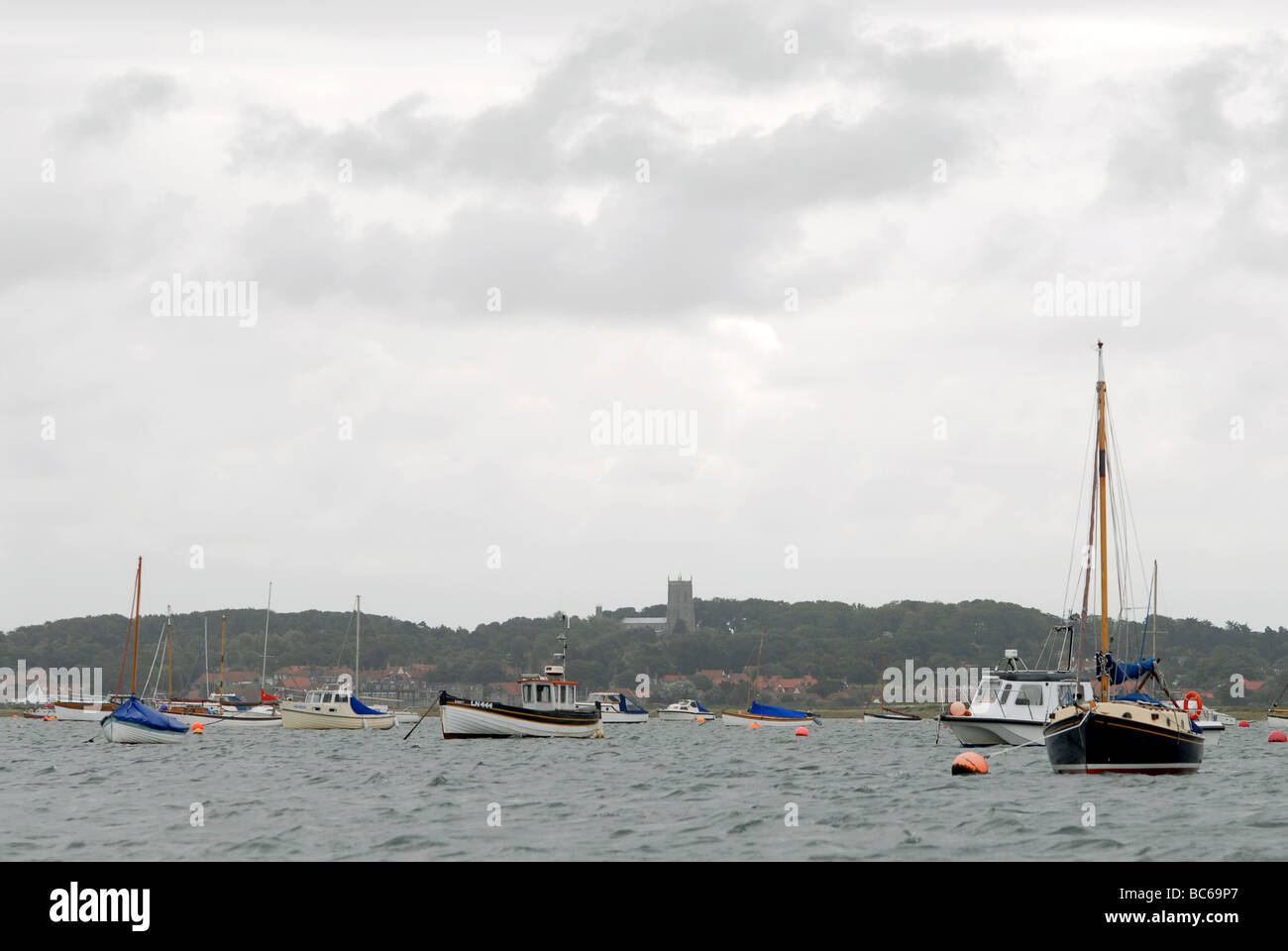 Water boats craft coast coastal hi-res stock photography and images - Alamy