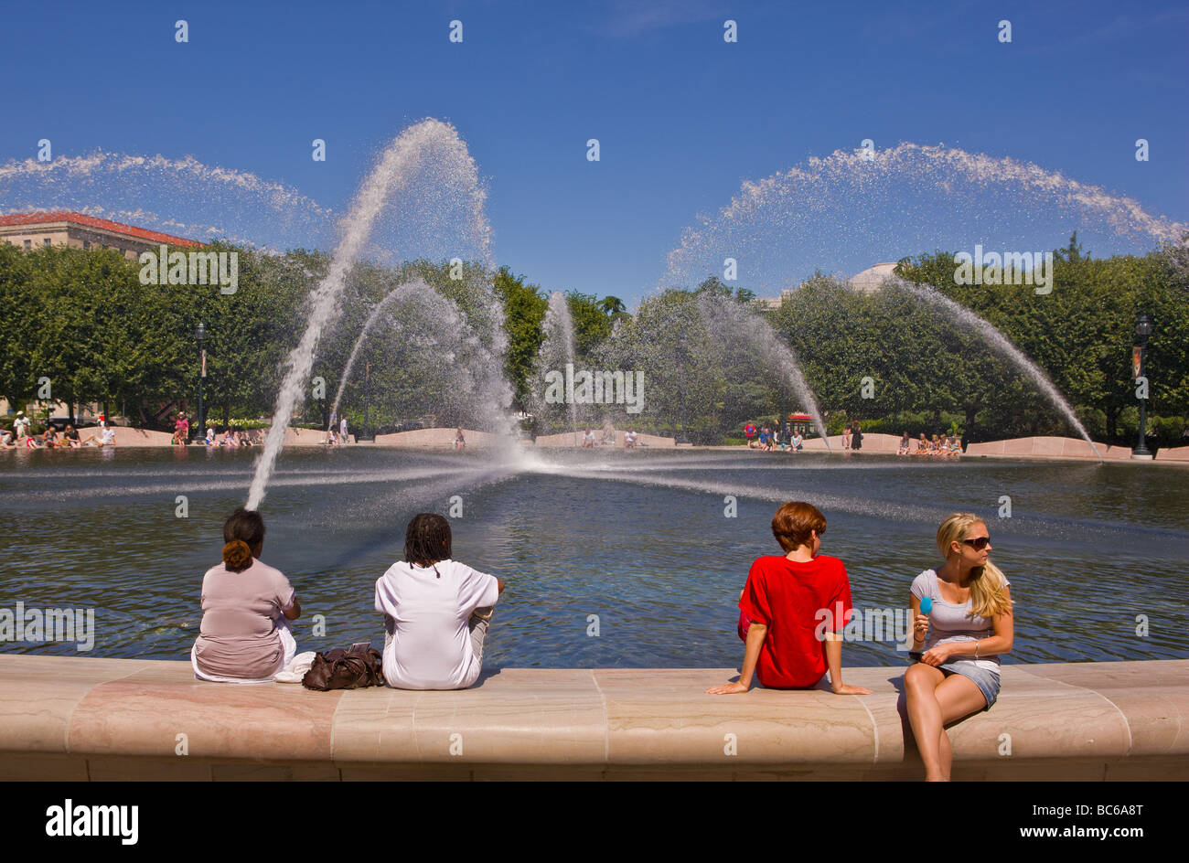 WASHINGTON DC USA People enjoy fountain at Smithsonian National Gallery ...