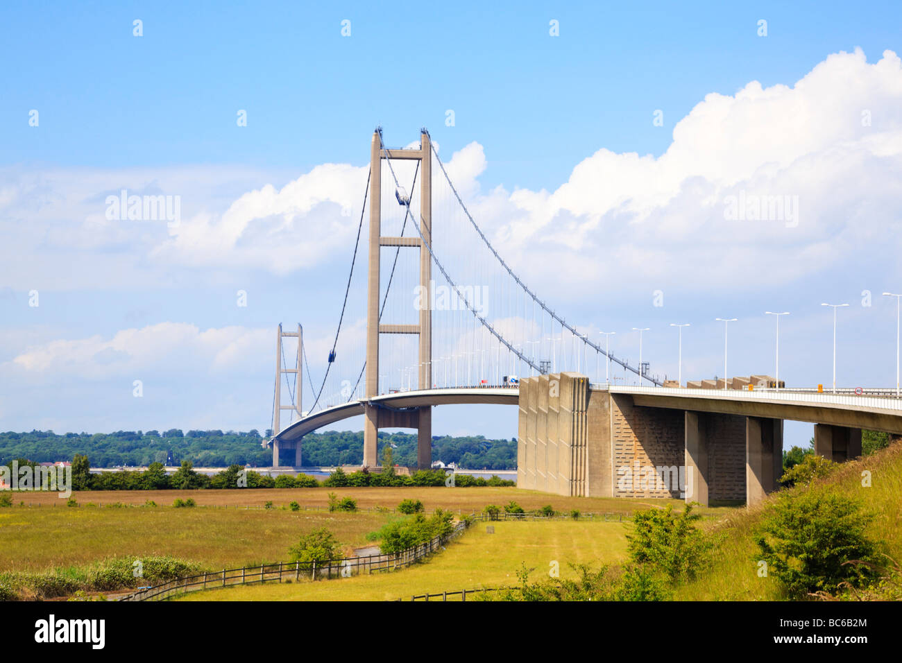 Humber bridge hi-res stock photography and images - Alamy