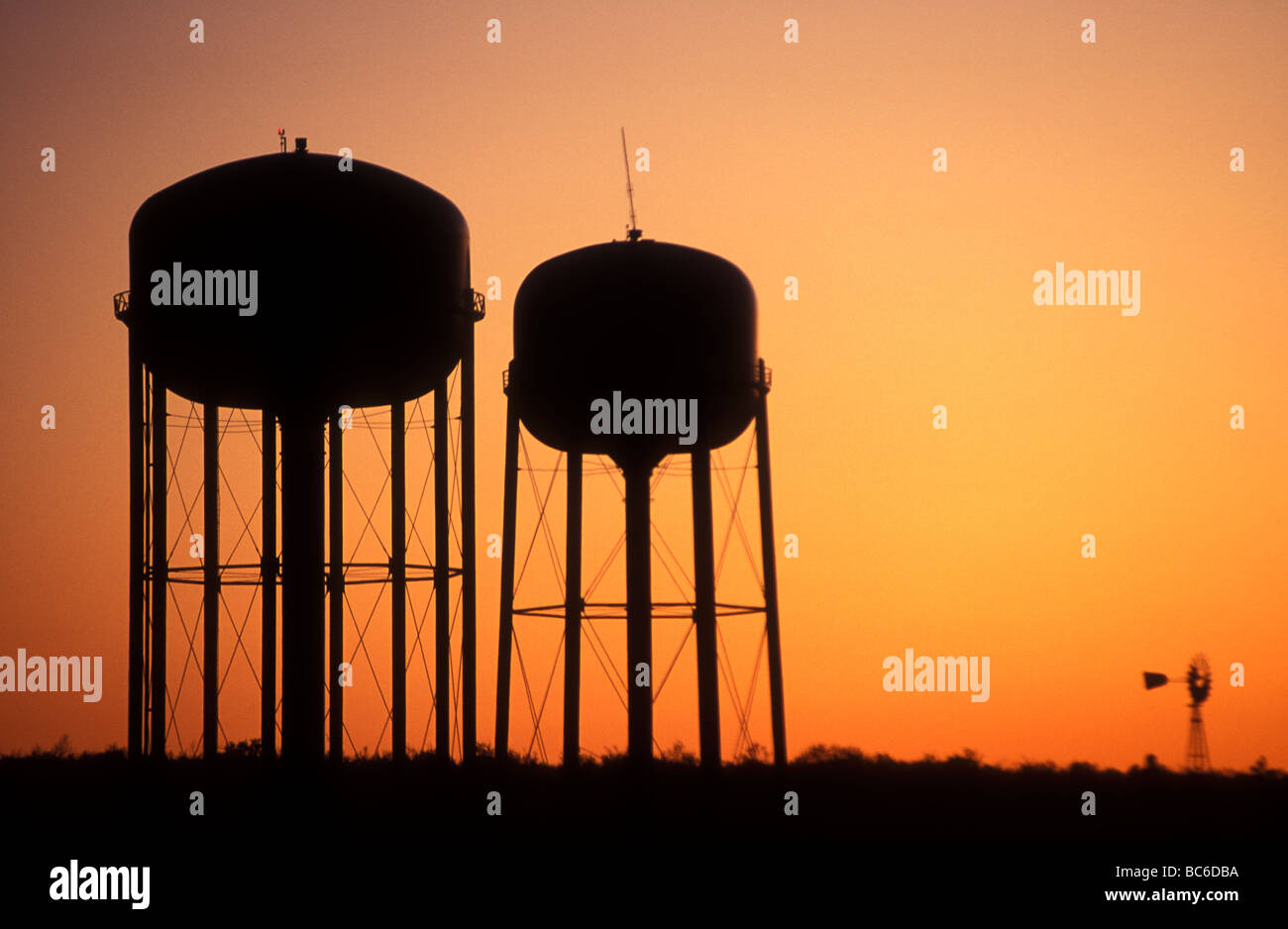 Texas water tower sunset hi-res stock photography and images - Alamy