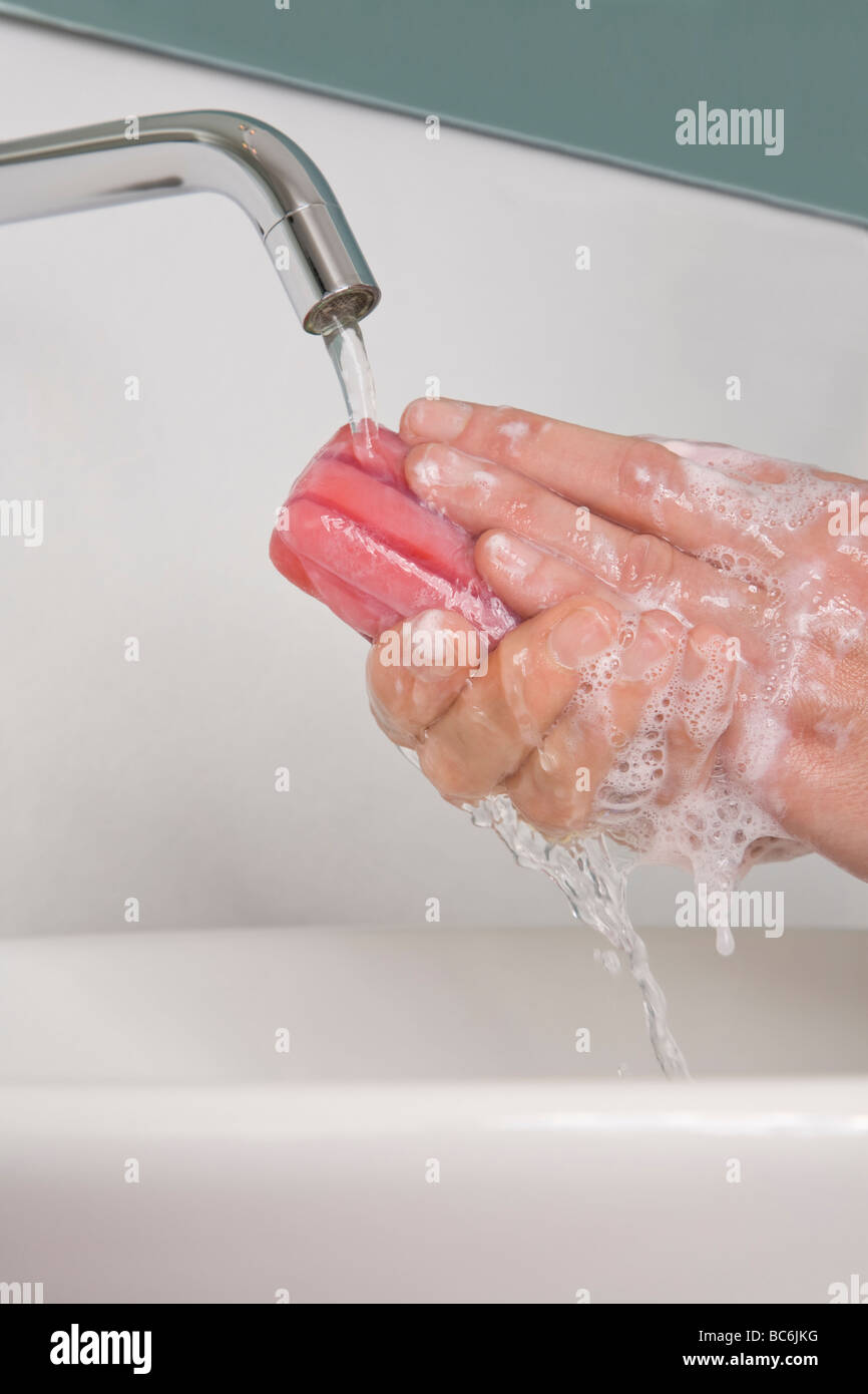 Side of wash basin hi-res stock photography and images - Alamy