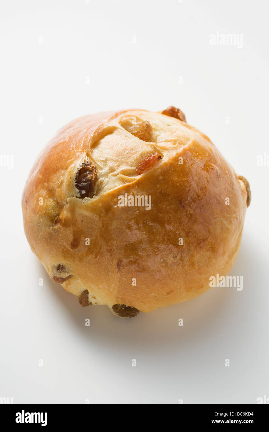Raisin bun Stock Photo - Alamy
