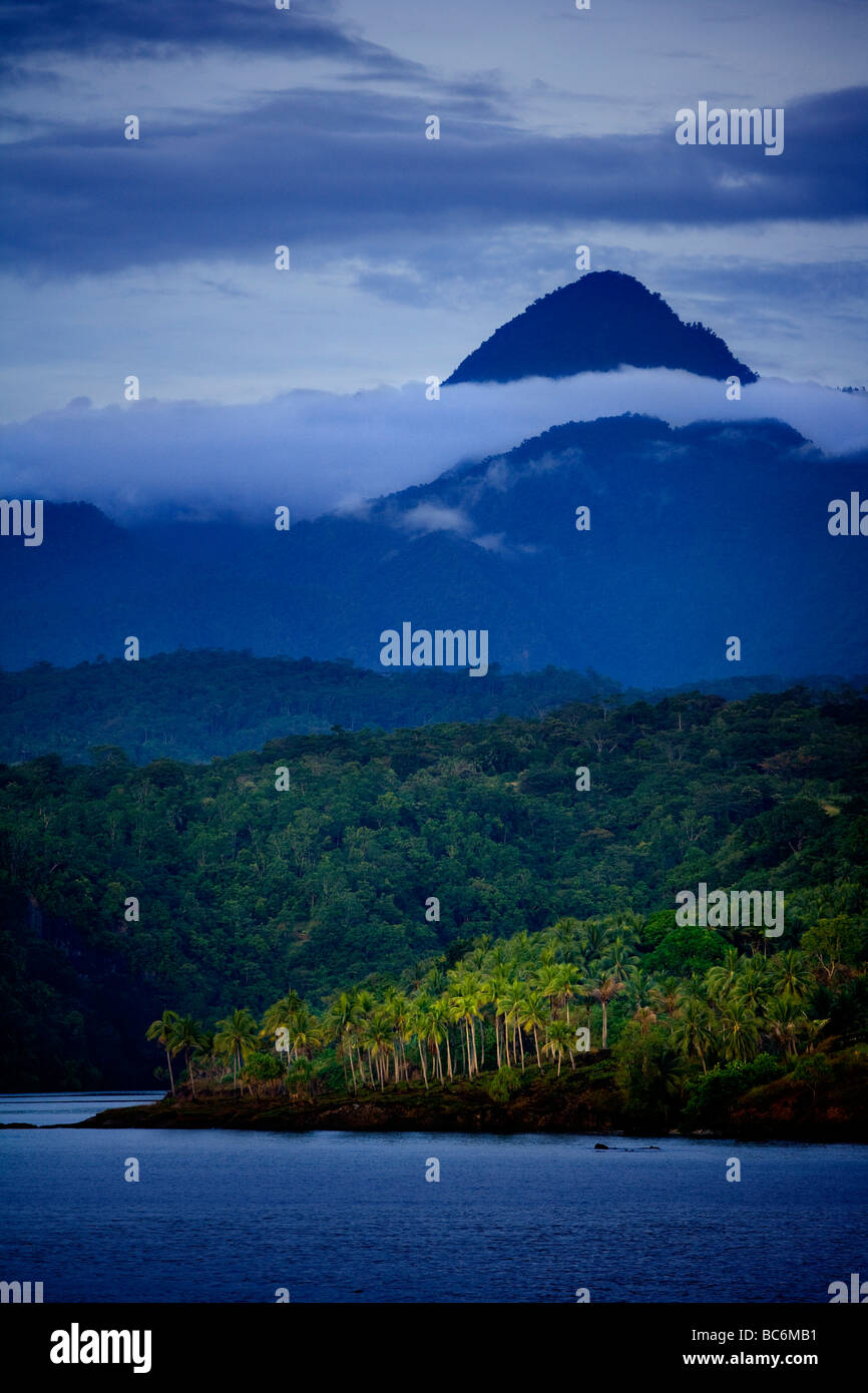 Papua new guinea mountains hi-res stock photography and images - Alamy
