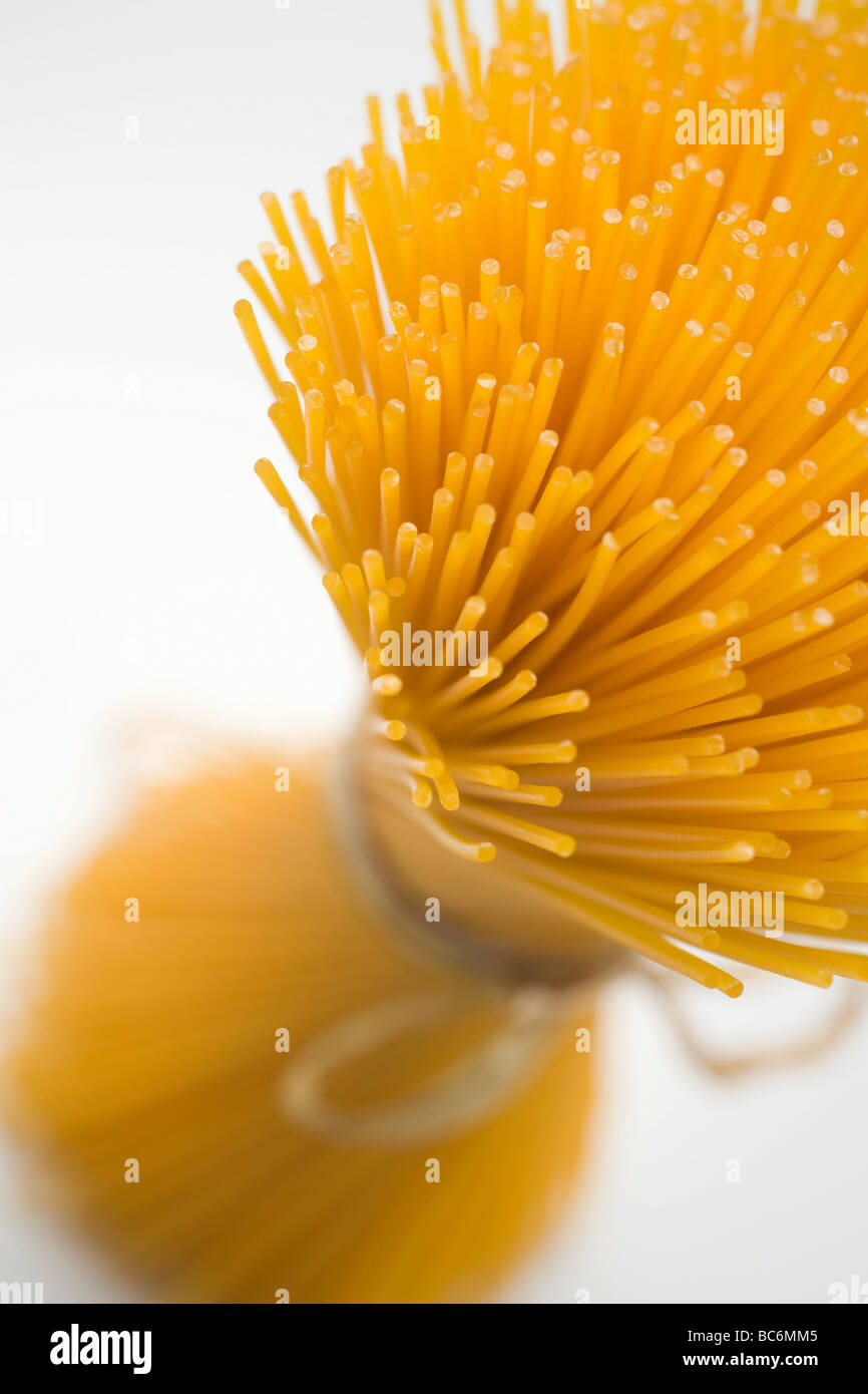 A bundle of spaghetti (overhead view Stock Photo - Alamy