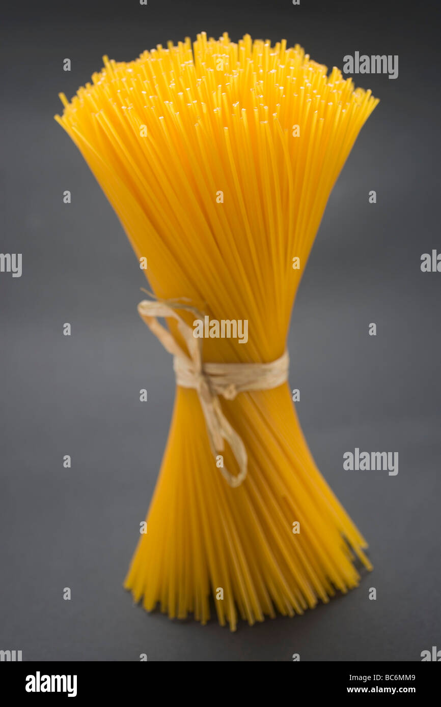 A bundle of spaghetti Stock Photo - Alamy