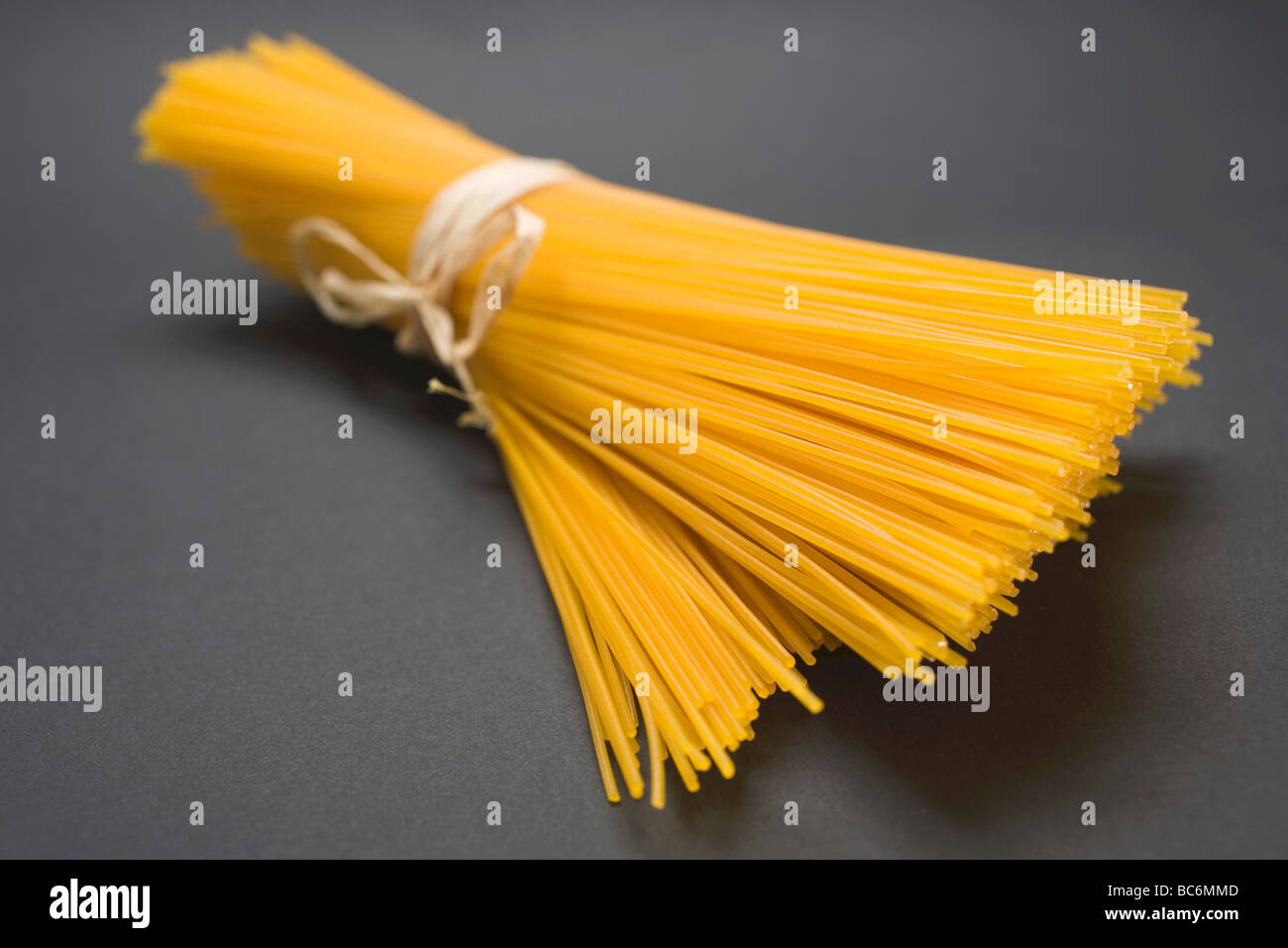 A bundle of spaghetti Stock Photo - Alamy
