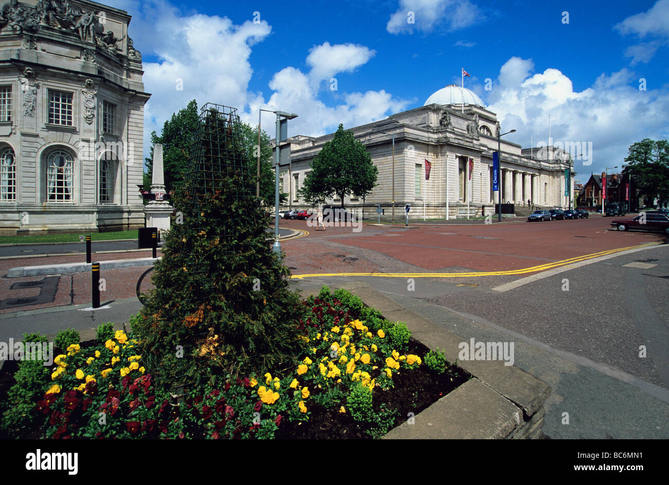 Cardiff national museum art gallery hi-res stock photography and images ...