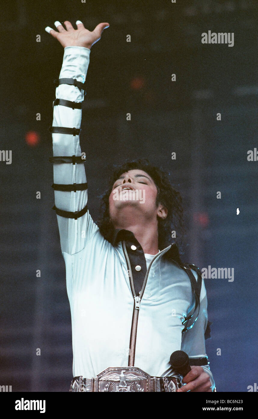 Michael jackson at wembley 1988 hi-res stock photography and images - Alamy