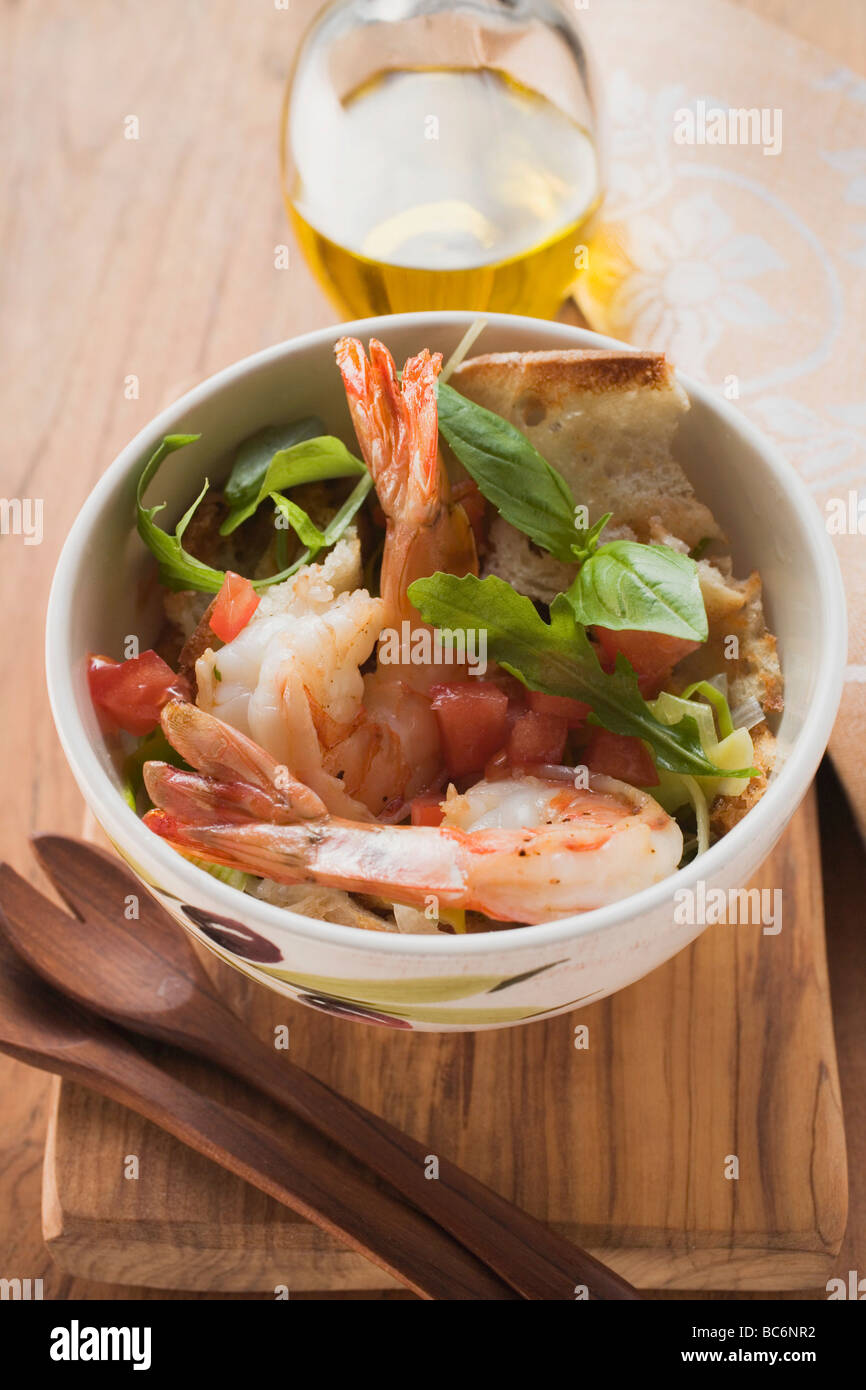 Vegetable salad with fried scampi Stock Photo - Alamy