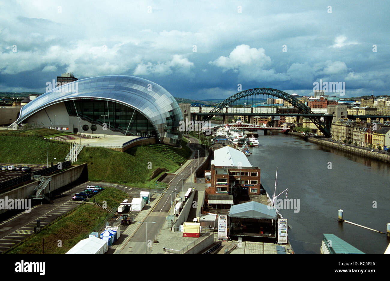 Gateshead - View showing the Tyne Bridge and The Sage, a modern concert ...