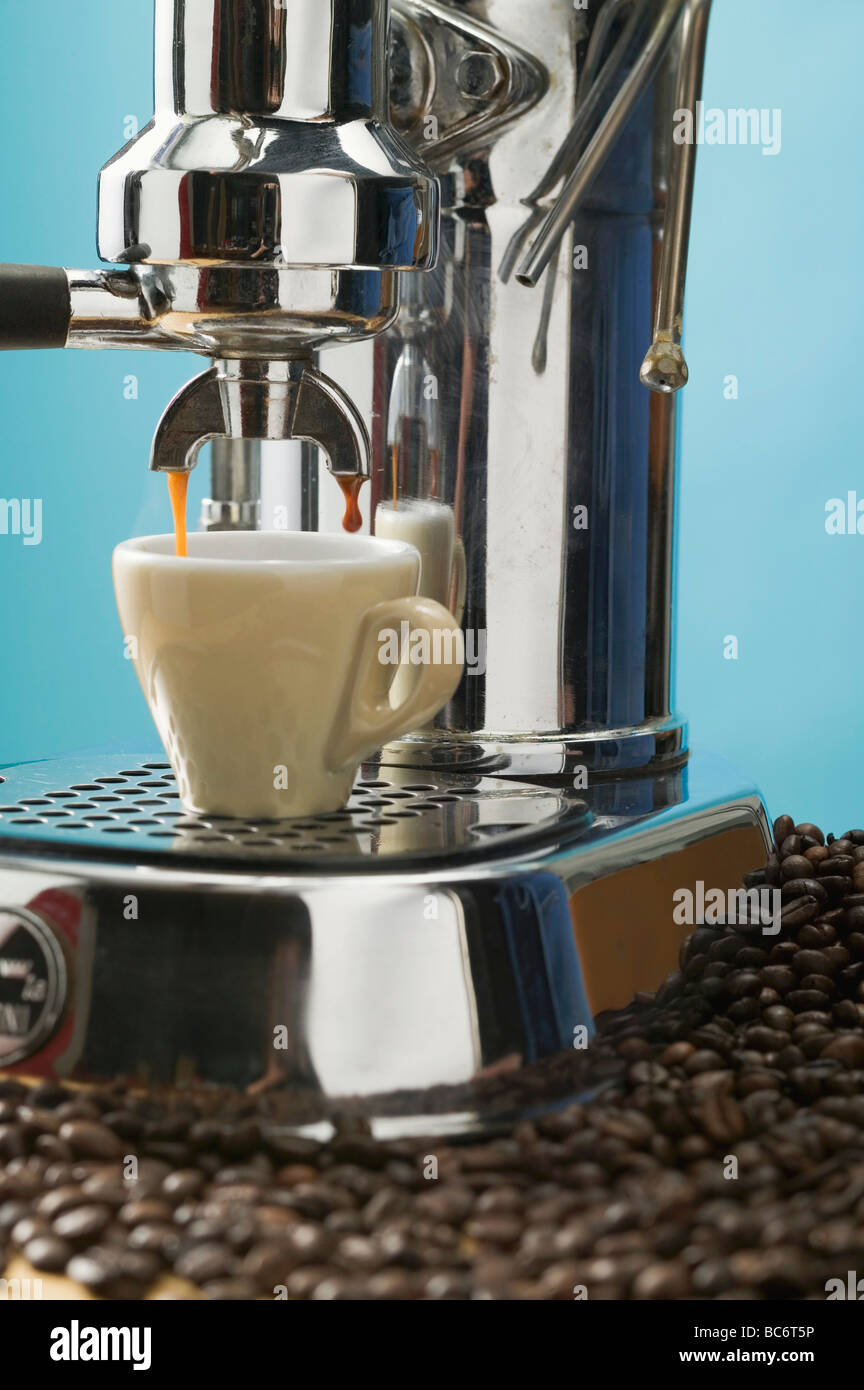 Making espresso Stock Photo - Alamy